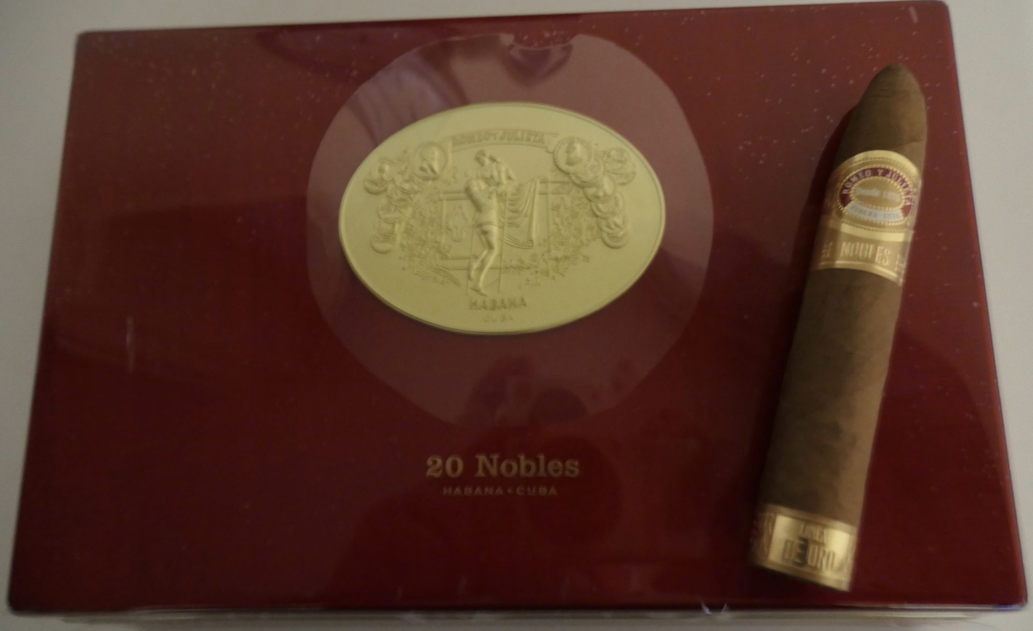 Romeo y Julieta Linea de Oro Nobles - La Casa Del Habano